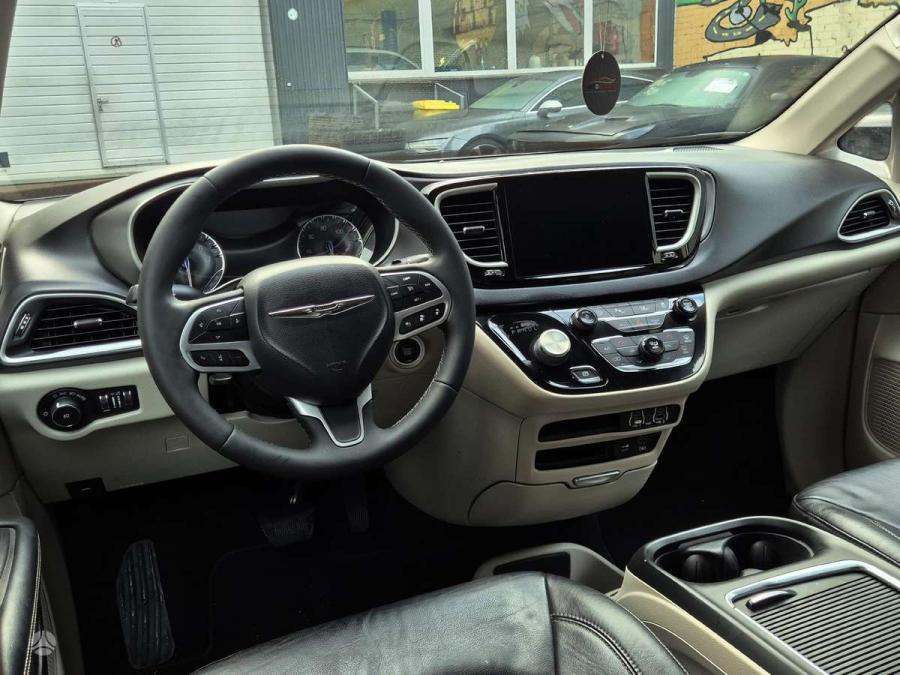 Balts Chrysler Pacifica 2022 Viļņa, ar dzinēja tilpumu 3.61 L un nobraukumu 141 tūkst. km par 16350 €, foto 17 vietnē AUTOMOTO.COM.LV