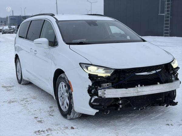 Balts Chrysler Pacifica 2022 Šauļi, ar dzinēja tilpumu 3.61 L un nobraukumu 76 tūkst. km par 13400 €, foto 2 vietnē AUTOMOTO.COM.LV