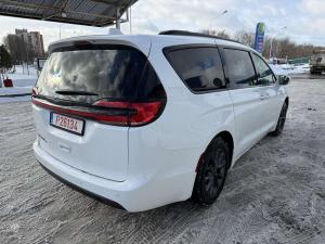 White Chrysler Pacifica 2022 in Klaipeda, with an engine capacity of 3.61 L and mileage of 170 thousand km for 17400 €, photo 10 on AUTOMOTO.COM.LV