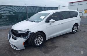 White Chrysler Pacifica 2022 in Vilnius, with an engine capacity of 3.61 L and mileage of 143 thousand km for 11900 €, photo 6 on AUTOMOTO.COM.LV