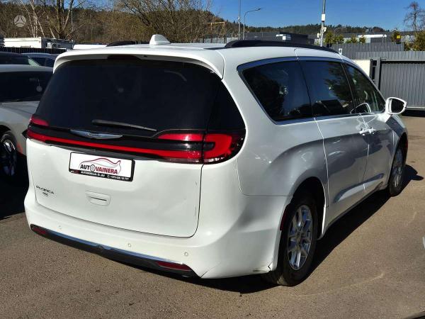Balts Chrysler Pacifica 2022 Viļņa, ar dzinēja tilpumu 3.61 L un nobraukumu 141 tūkst. km par 15499 €, foto 5 vietnē AUTOMOTO.COM.LV
