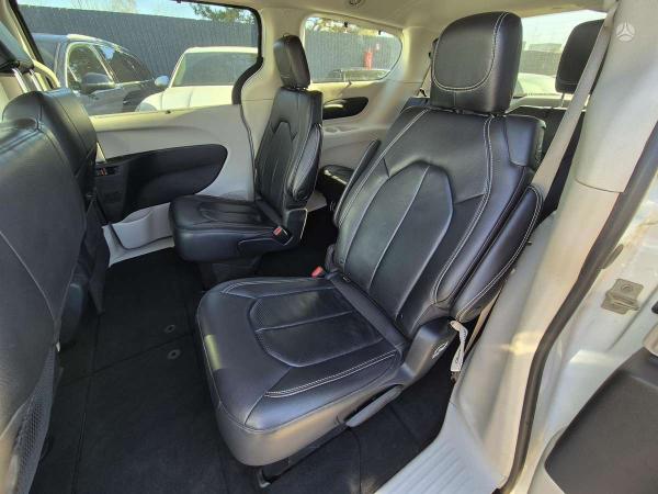 Balts Chrysler Pacifica 2022 Viļņa, ar dzinēja tilpumu 3.61 L un nobraukumu 141 tūkst. km par 15499 €, foto 9 vietnē AUTOMOTO.COM.LV