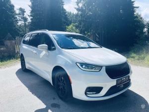 White Chrysler Pacifica 2022 in Telschi, with an engine capacity of 3.61 L and mileage of 178 thousand km for 21400 €, photo 4 on AUTOMOTO.COM.LV
