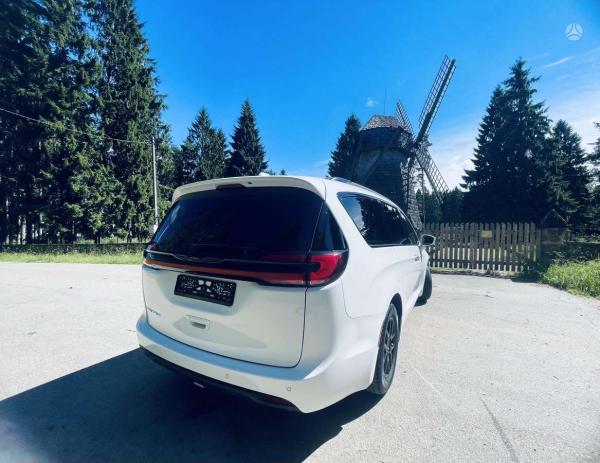 Balts Chrysler Pacifica 2022 Telšiai, ar dzinēja tilpumu 3.61 L un nobraukumu 178 tūkst. km par 21400 €, foto 5 vietnē AUTOMOTO.COM.LV