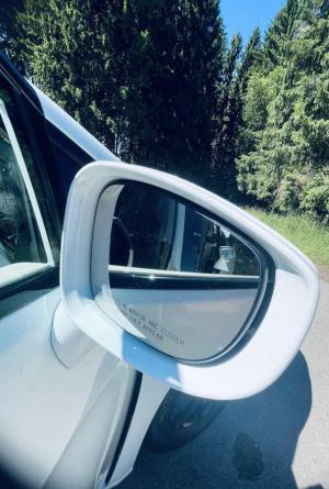 White Chrysler Pacifica 2022 in Telschi, with an engine capacity of 3.61 L and mileage of 178 thousand km for 21400 €, photo 19 on AUTOMOTO.COM.LV