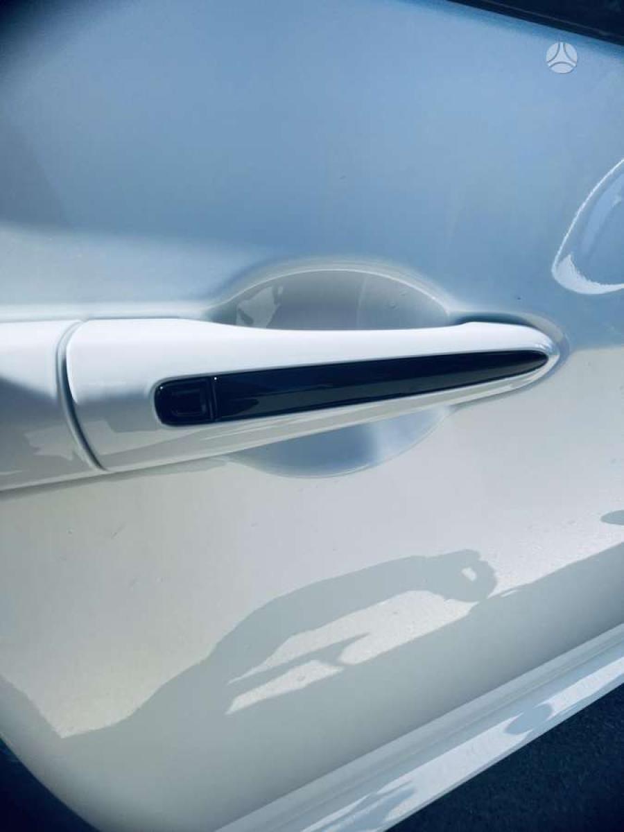 White Chrysler Pacifica 2022 in Telschi, with an engine capacity of 3.61 L and mileage of 178 thousand km for 21400 €, photo 23 on AUTOMOTO.COM.LV