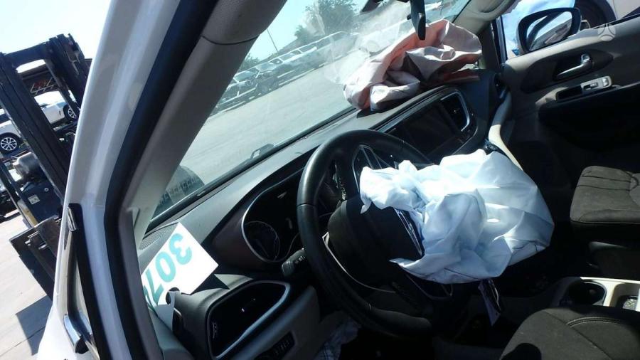 Balts Chrysler Pacifica 2022 Šauļi, ar dzinēja tilpumu 3.61 L un nobraukumu 124 tūkst. km par 5999 €, foto 5 vietnē AUTOMOTO.COM.LV