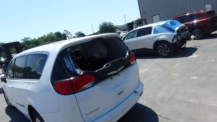 Balts Chrysler Pacifica 2022 Šauļi, ar dzinēja tilpumu 3.61 L un nobraukumu 124 tūkst. km par 5999 €, foto 6 vietnē AUTOMOTO.COM.LV