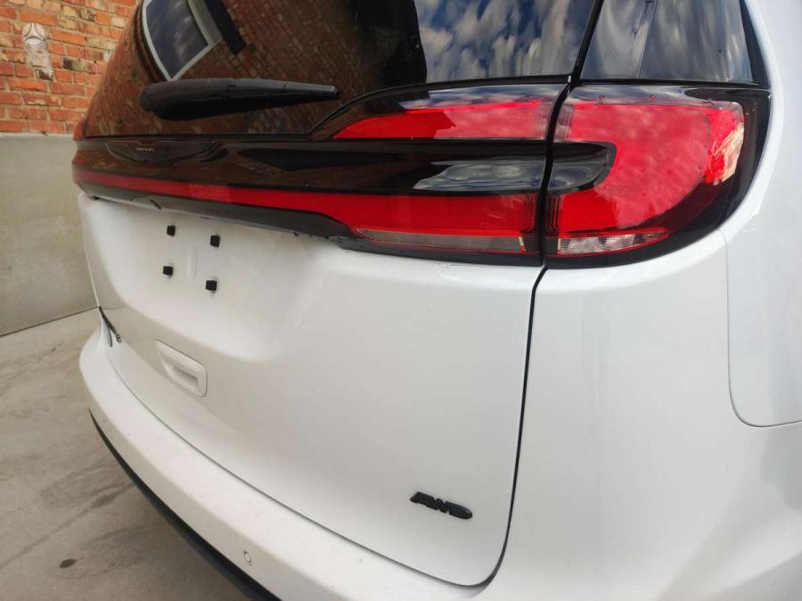 Balts Chrysler Pacifica 2022 Kauņa, ar dzinēja tilpumu 3.60 L un nobraukumu 72 tūkst. km par 12400 €, foto 10 vietnē AUTOMOTO.COM.LV