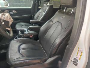 Balts Chrysler Pacifica 2022 Kauņa, ar dzinēja tilpumu 3.60 L un nobraukumu 72 tūkst. km par 12400 €, foto 12 vietnē AUTOMOTO.COM.LV