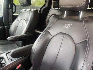 Balts Chrysler Pacifica 2022 Kauņa, ar dzinēja tilpumu 3.60 L un nobraukumu 72 tūkst. km par 12400 €, foto 15 vietnē AUTOMOTO.COM.LV