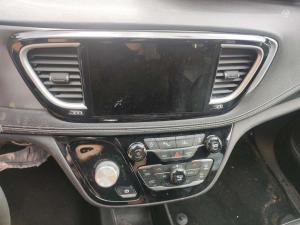 Balts Chrysler Pacifica 2022 Kauņa, ar dzinēja tilpumu 3.60 L un nobraukumu 72 tūkst. km par 12400 €, foto 18 vietnē AUTOMOTO.COM.LV
