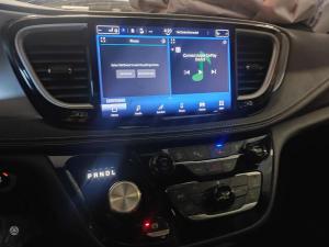 Balts Chrysler Pacifica 2022 Kauņa, ar dzinēja tilpumu 3.60 L un nobraukumu 72 tūkst. km par 12400 €, foto 28 vietnē AUTOMOTO.COM.LV