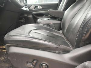 Balts Chrysler Pacifica 2022 Kauņa, ar dzinēja tilpumu 3.60 L un nobraukumu 72 tūkst. km par 12400 €, foto 30 vietnē AUTOMOTO.COM.LV