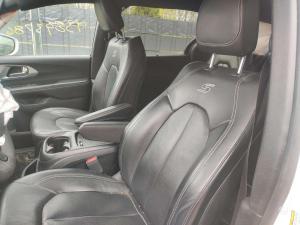 Balts Chrysler Pacifica 2022 Kauņa, ar dzinēja tilpumu 3.60 L un nobraukumu 72 tūkst. km par 12400 €, foto 31 vietnē AUTOMOTO.COM.LV