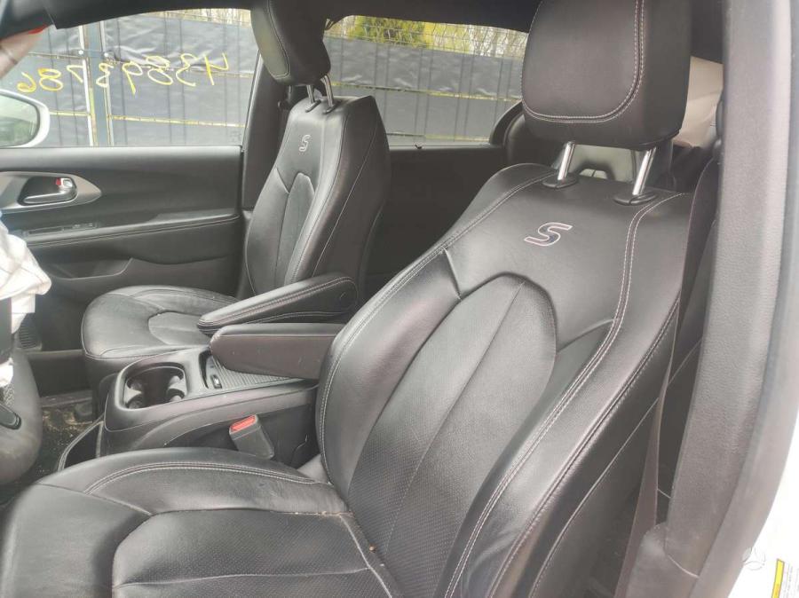 Balts Chrysler Pacifica 2022 Kauņa, ar dzinēja tilpumu 3.60 L un nobraukumu 72 tūkst. km par 12400 €, foto 31 vietnē AUTOMOTO.COM.LV