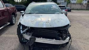 White Chrysler Pacifica 2022 in Ukmerge, with an engine capacity of 3.61 L and mileage of 149 thousand km for 8999 €, photo 6 on AUTOMOTO.COM.LV