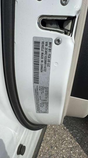 White Chrysler Pacifica 2022 in Ukmerge, with an engine capacity of 3.61 L and mileage of 149 thousand km for 8999 €, photo 18 on AUTOMOTO.COM.LV