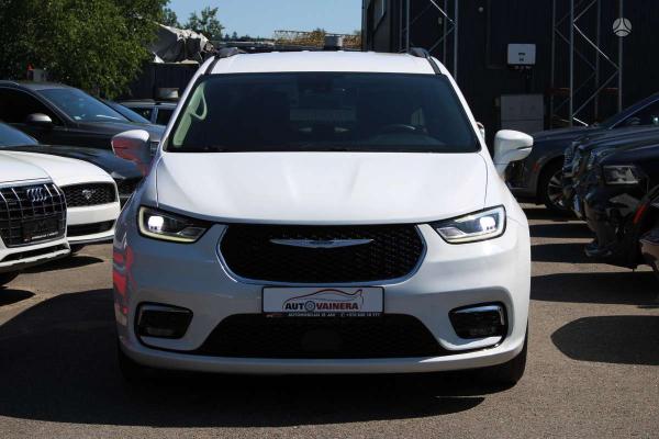 Balts Chrysler Pacifica 2022 Viļņa, ar dzinēja tilpumu 3.61 L un nobraukumu 143 tūkst. km par 20900 €, foto 2 vietnē AUTOMOTO.COM.LV