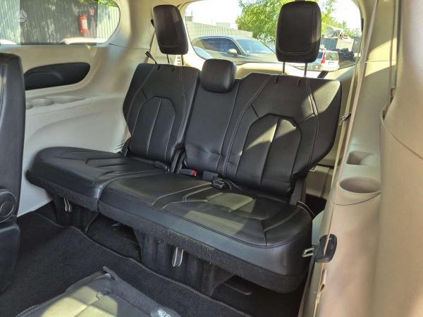 Balts Chrysler Pacifica 2022 Viļņa, ar dzinēja tilpumu 3.61 L un nobraukumu 143 tūkst. km par 20900 €, foto 10 vietnē AUTOMOTO.COM.LV