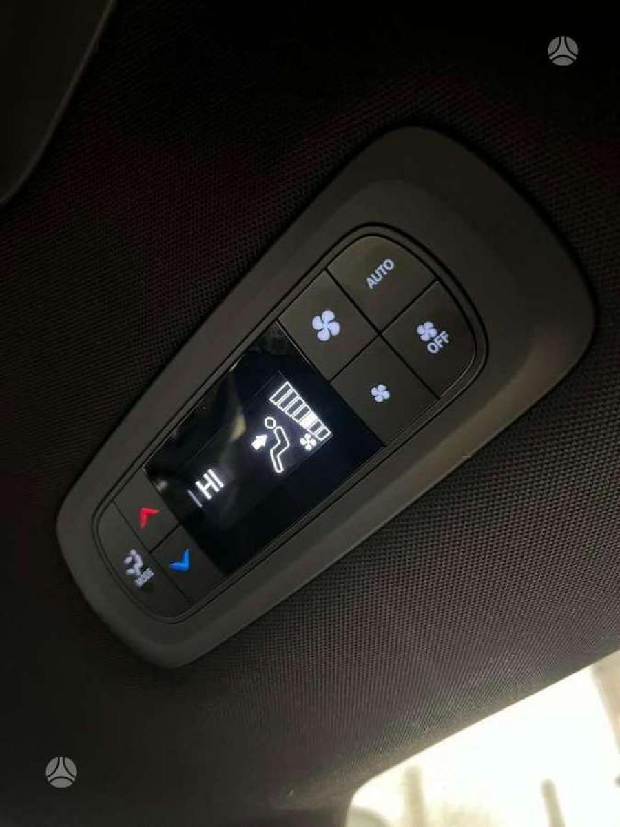 White Chrysler Pacifica 2022 in Klaipeda, with an engine capacity of 3.61 L and mileage of 184 thousand km for 18700 €, photo 19 on AUTOMOTO.COM.LV