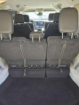 White Chrysler Pacifica 2022 in Plunge, with an engine capacity of 3.60 L and mileage of 50 thousand km for 23100 €, photo 19 on AUTOMOTO.COM.LV