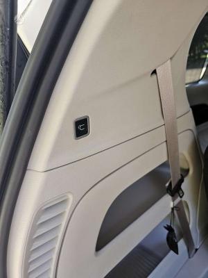 White Chrysler Pacifica 2022 in Plunge, with an engine capacity of 3.60 L and mileage of 50 thousand km for 23100 €, photo 21 on AUTOMOTO.COM.LV
