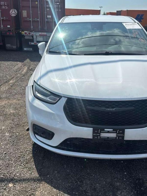 Balts Chrysler Pacifica 2022 Šauļi, ar dzinēja tilpumu 3.61 L un nobraukumu 167 tūkst. km par 17000 €, foto 3 vietnē AUTOMOTO.COM.LV