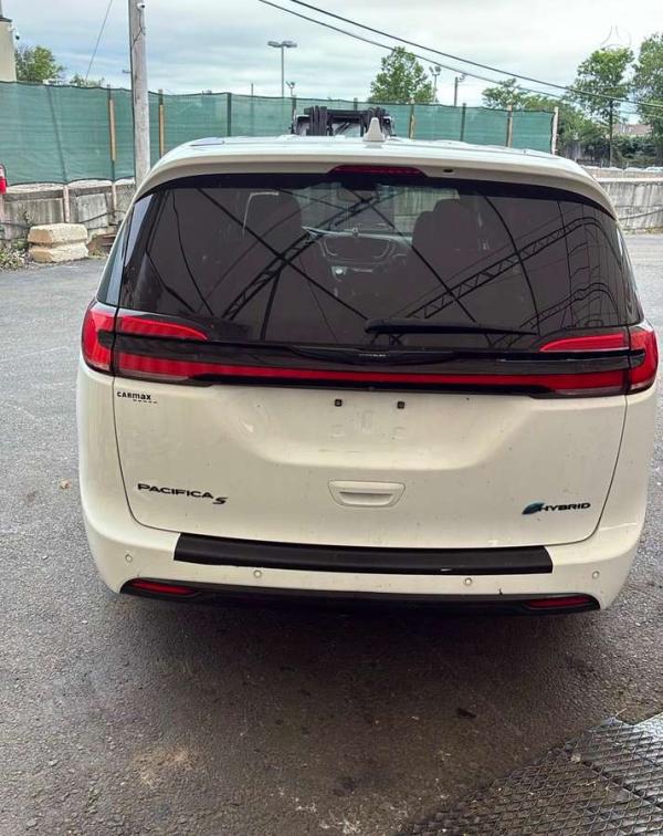 Balts Chrysler Pacifica 2022 Šauļi, ar dzinēja tilpumu 3.61 L un nobraukumu 167 tūkst. km par 17000 €, foto 7 vietnē AUTOMOTO.COM.LV