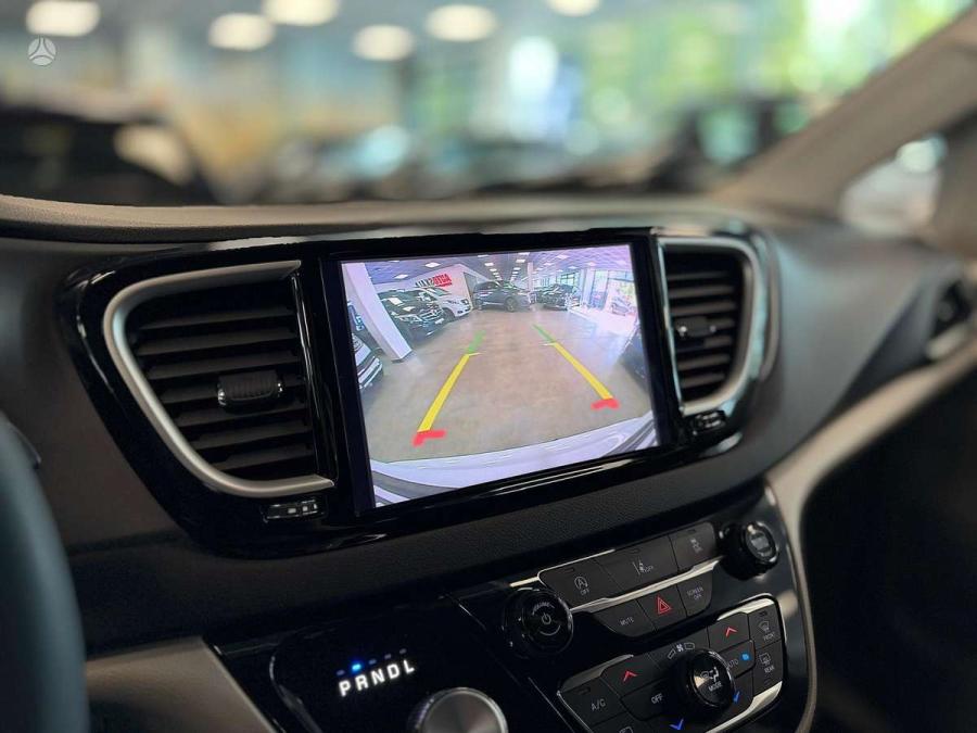 Balts Chrysler Pacifica 2022 Klaipėda, ar dzinēja tilpumu 3.61 L un nobraukumu 157 tūkst. km par 19900 €, foto 13 vietnē AUTOMOTO.COM.LV