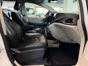 Balts Chrysler Pacifica 2022 Klaipėda, ar dzinēja tilpumu 3.61 L un nobraukumu 157 tūkst. km par 19900 €, foto 42 vietnē AUTOMOTO.COM.LV