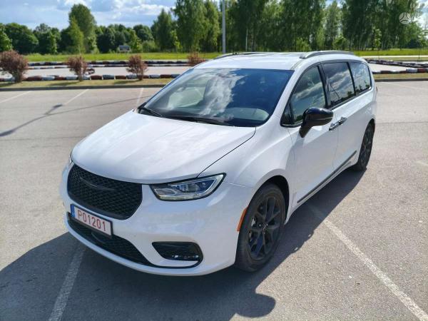 Balts Chrysler Pacifica 2023 Mažeikiai, ar dzinēja tilpumu 3.60 L un nobraukumu 21 tūkst. km par 27777 €, foto 3 vietnē AUTOMOTO.COM.LV