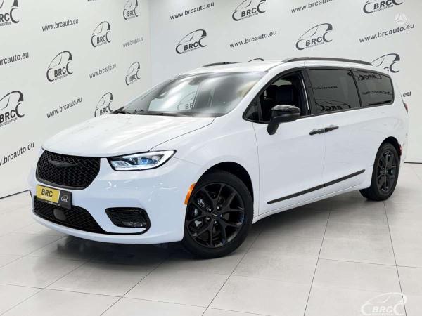 White Chrysler Pacifica 2023 in Vilnius, with an engine capacity of 3.60 L and mileage of 22 thousand km for 27900 €, photo 1 on AUTOMOTO.COM.LV