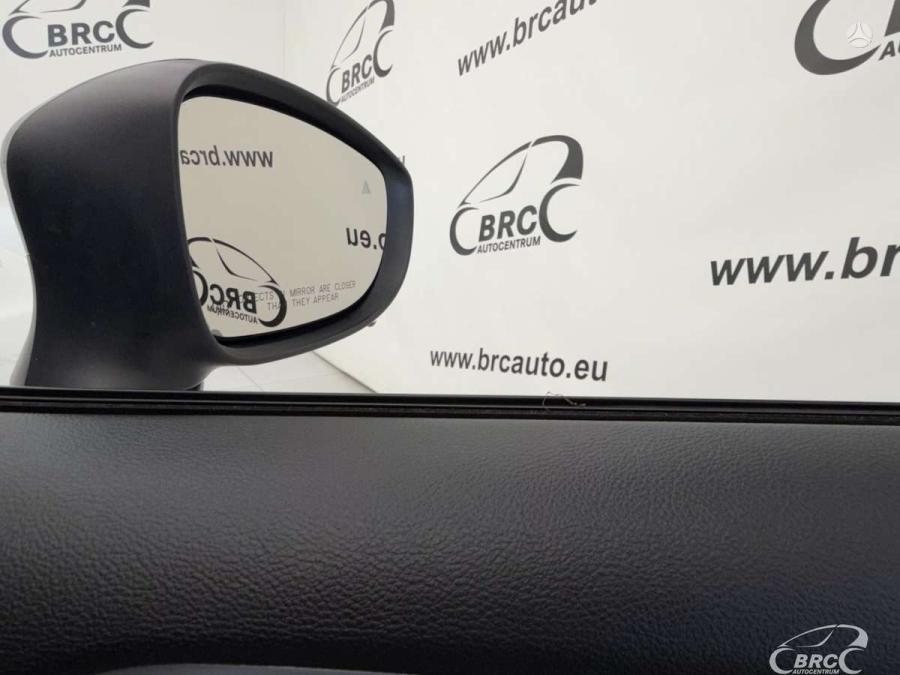 White Chrysler Pacifica 2023 in Vilnius, with an engine capacity of 3.60 L and mileage of 22 thousand km for 27900 €, photo 12 on AUTOMOTO.COM.LV