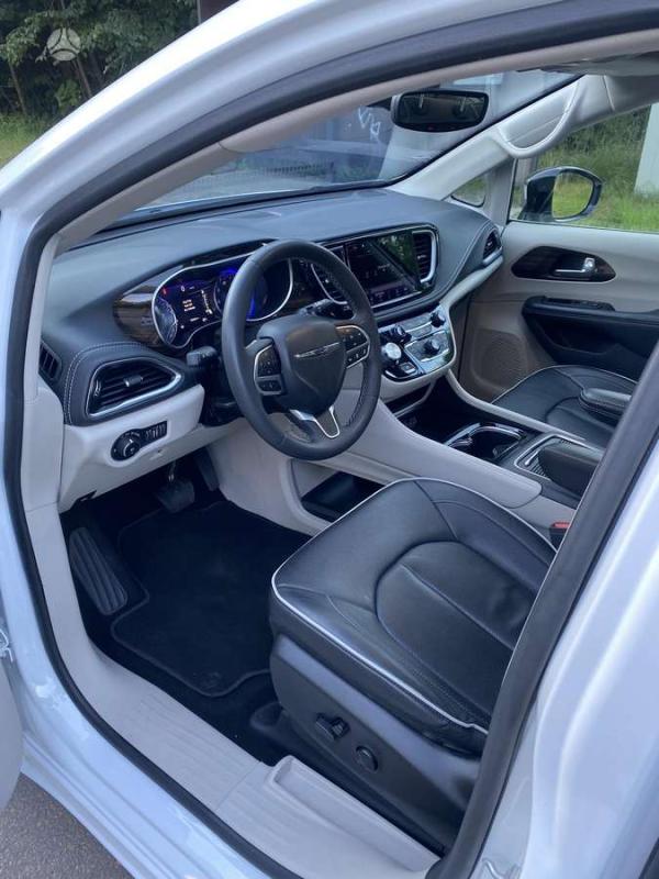Balts Chrysler Pacifica 2023 Kauņa, ar dzinēja tilpumu 3.61 L un nobraukumu 132 tūkst. km par 23900 €, foto 7 vietnē AUTOMOTO.COM.LV