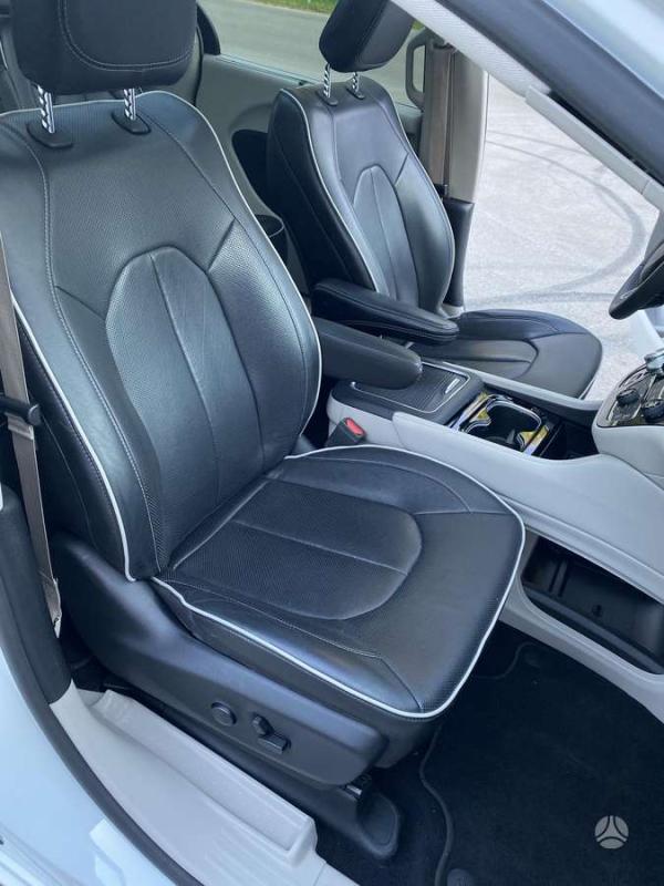 Balts Chrysler Pacifica 2023 Kauņa, ar dzinēja tilpumu 3.61 L un nobraukumu 132 tūkst. km par 23900 €, foto 9 vietnē AUTOMOTO.COM.LV