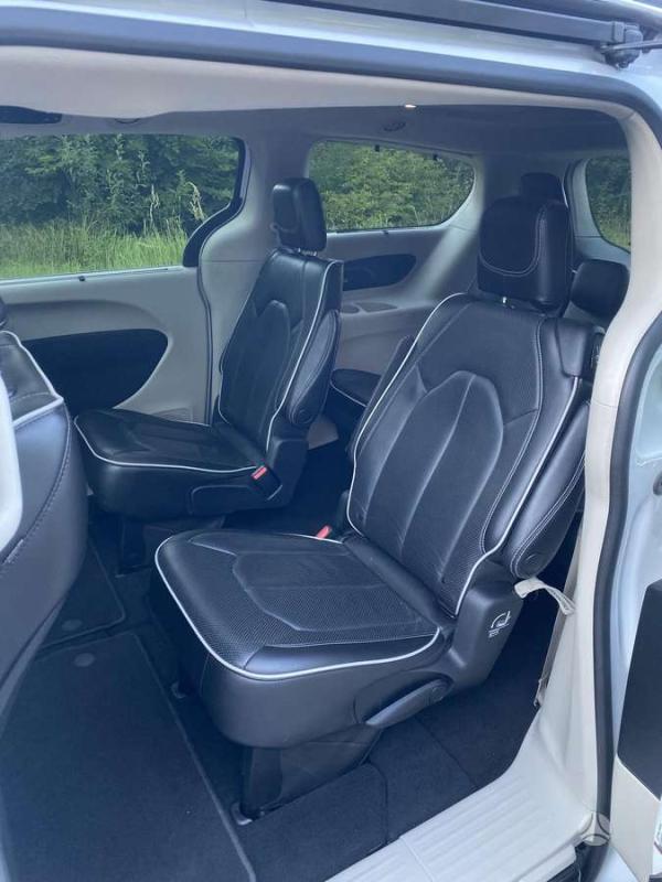 Balts Chrysler Pacifica 2023 Kauņa, ar dzinēja tilpumu 3.61 L un nobraukumu 132 tūkst. km par 23900 €, foto 10 vietnē AUTOMOTO.COM.LV