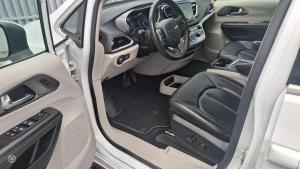 Balts Chrysler Pacifica 2023 Šauļi, ar dzinēja tilpumu 3.61 L un nobraukumu 125 tūkst. km par 21900 €, foto 6 vietnē AUTOMOTO.COM.LV