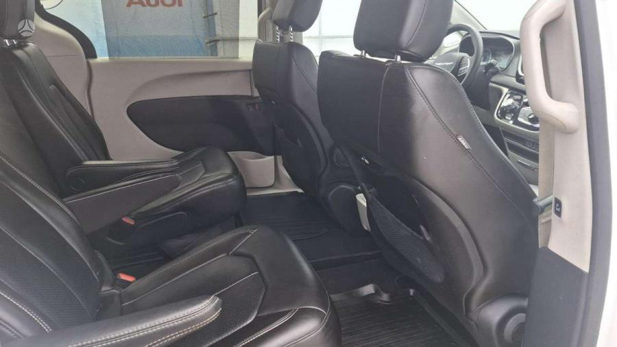 Balts Chrysler Pacifica 2023 Šauļi, ar dzinēja tilpumu 3.61 L un nobraukumu 125 tūkst. km par 21900 €, foto 8 vietnē AUTOMOTO.COM.LV