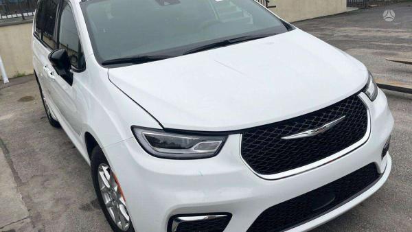 White Chrysler Pacifica 2026 in Kaunas, with an engine capacity of 3.61 L and mileage of 34 thousand km for 16500 €, photo 2 on AUTOMOTO.COM.LV