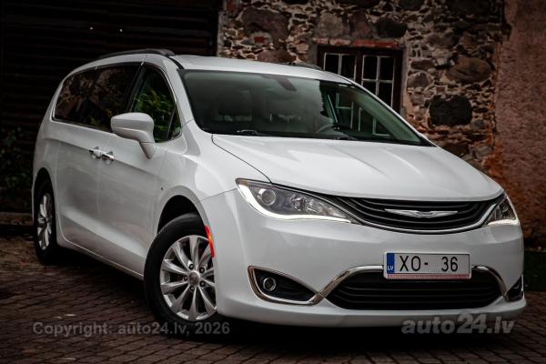 Balts Chrysler Pacifica 2018 Jūrmala, ar dzinēja tilpumu 3.60 L un nobraukumu 67 tūkst. km par 21900 €, foto 2 vietnē AUTOMOTO.COM.LV