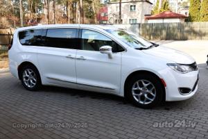 White Chrysler Pacifica 2020 in Tallinn, with an engine capacity of 3.60 L and mileage of 92 thousand km for 21900 €, photo 2 on AUTOMOTO.COM.LV