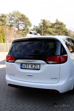 White Chrysler Pacifica 2020 in Tallinn, with an engine capacity of 3.60 L and mileage of 92 thousand km for 21900 €, photo 3 on AUTOMOTO.COM.LV