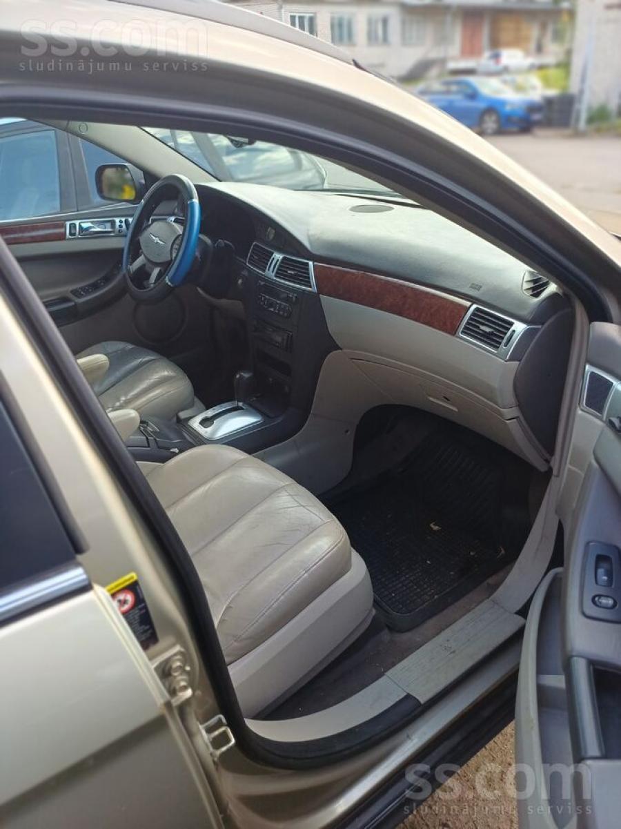 Yellow Chrysler Pacifica 2008 in Riga, with an engine capacity of 3.50 L and mileage of 280 thousand km for 1500 €, photo 14 on AUTOMOTO.COM.LV