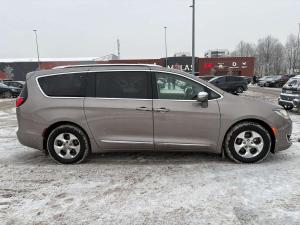 Dzeltens Chrysler Pacifica 2018 Kauņa, ar dzinēja tilpumu 3.60 L un nobraukumu 128 tūkst. km par 18300 €, foto 5 vietnē AUTOMOTO.COM.LV