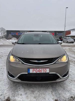 Dzeltens Chrysler Pacifica 2018 Kauņa, ar dzinēja tilpumu 3.60 L un nobraukumu 128 tūkst. km par 18300 €, foto 6 vietnē AUTOMOTO.COM.LV