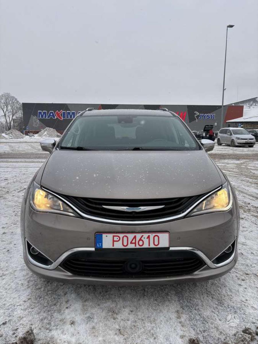 Dzeltens Chrysler Pacifica 2018 Kauņa, ar dzinēja tilpumu 3.60 L un nobraukumu 128 tūkst. km par 18300 €, foto 6 vietnē AUTOMOTO.COM.LV