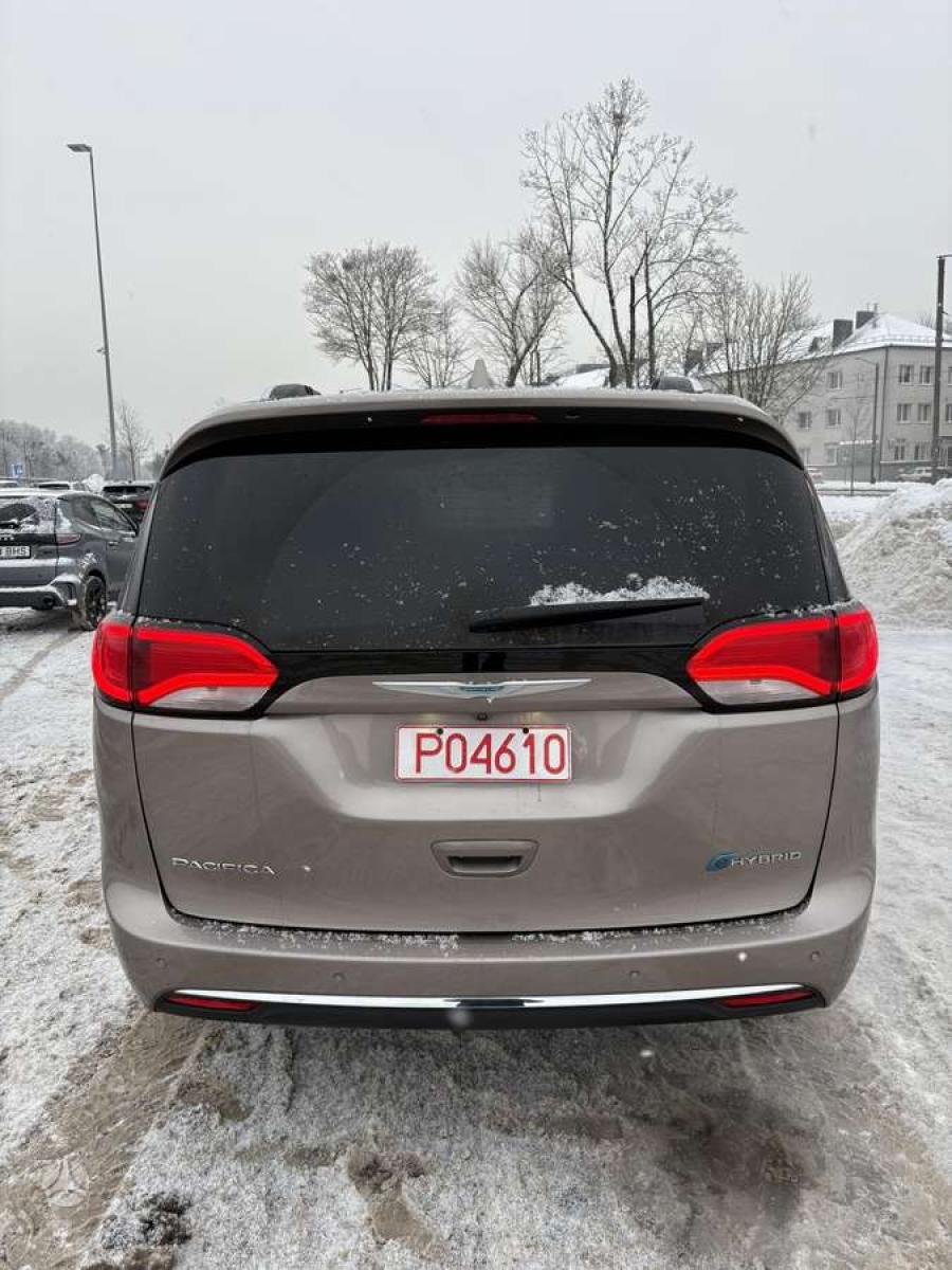 Dzeltens Chrysler Pacifica 2018 Kauņa, ar dzinēja tilpumu 3.60 L un nobraukumu 128 tūkst. km par 18300 €, foto 11 vietnē AUTOMOTO.COM.LV
