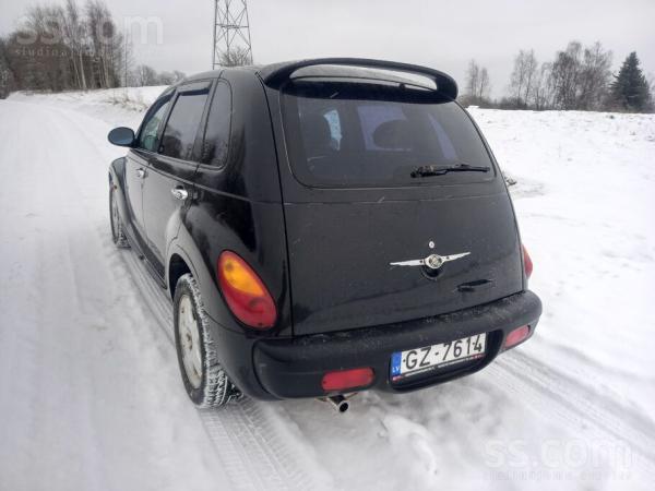 Black Chrysler PT Cruiser 2000 in Cesis, with an engine capacity of 2.00 L and mileage of 213 thousand km for 1700 €, photo 4 on AUTOMOTO.COM.LV