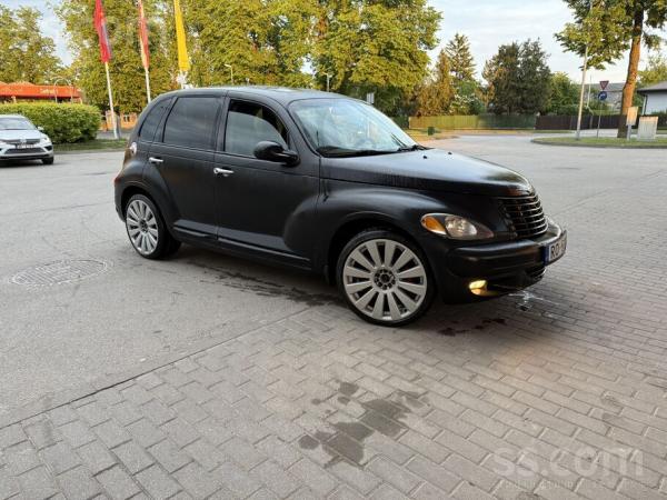 Black Chrysler PT Cruiser 2001 in Jelgava, with an engine capacity of 2.40 L and mileage of 260 thousand km for 2440 €, photo 1 on AUTOMOTO.COM.LV